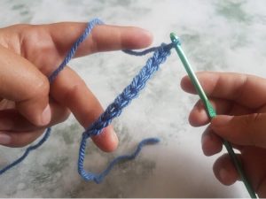 How To Slip Knot & Chain (CH) Stitch - Crafting Happiness