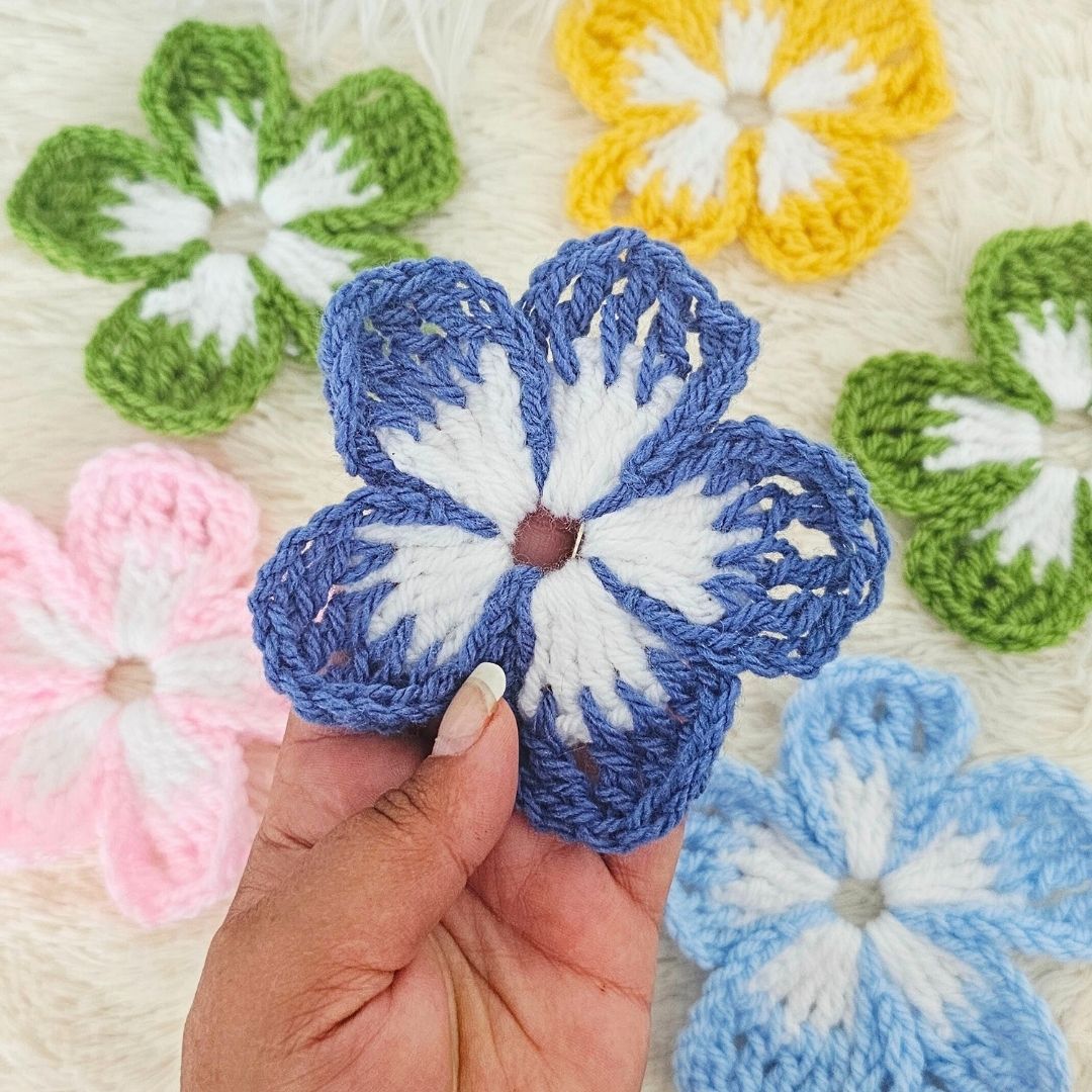 Simple Crochet Flower – Pattern and Tutorial - Crafting Happiness